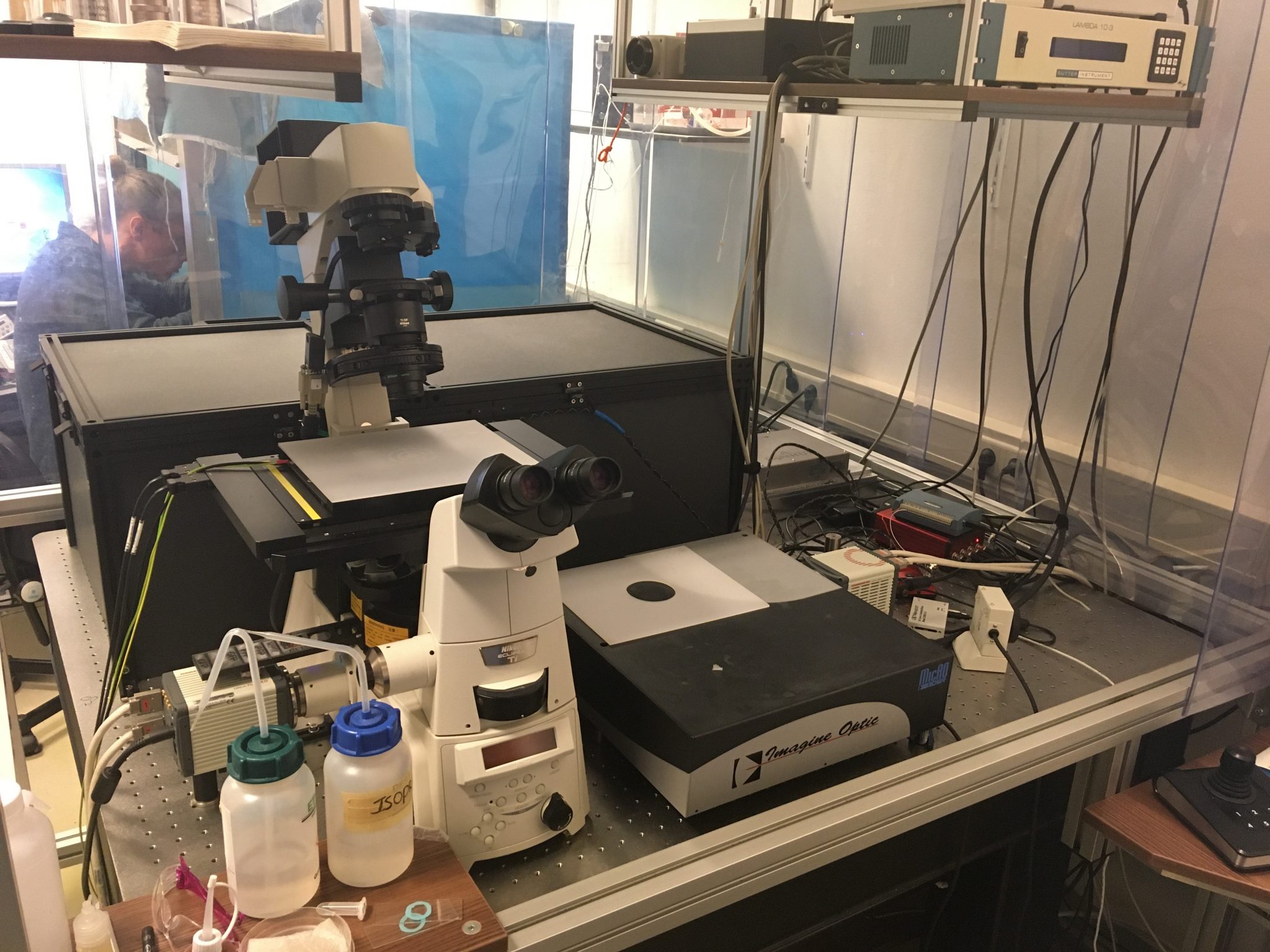 Super-Resolution STORM/PALM custom made system - Cell Biology ...