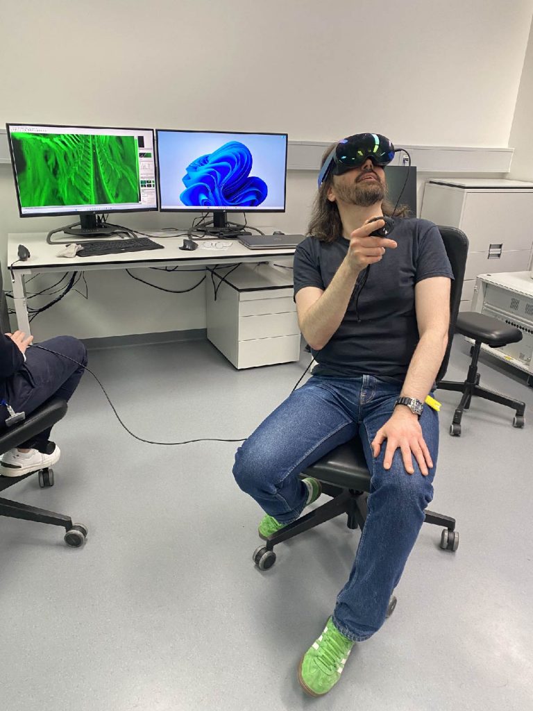 Testing Zeiss Lattice SIM 5 and LSM 980 Airyscan2 NIR - Cell Biology ...