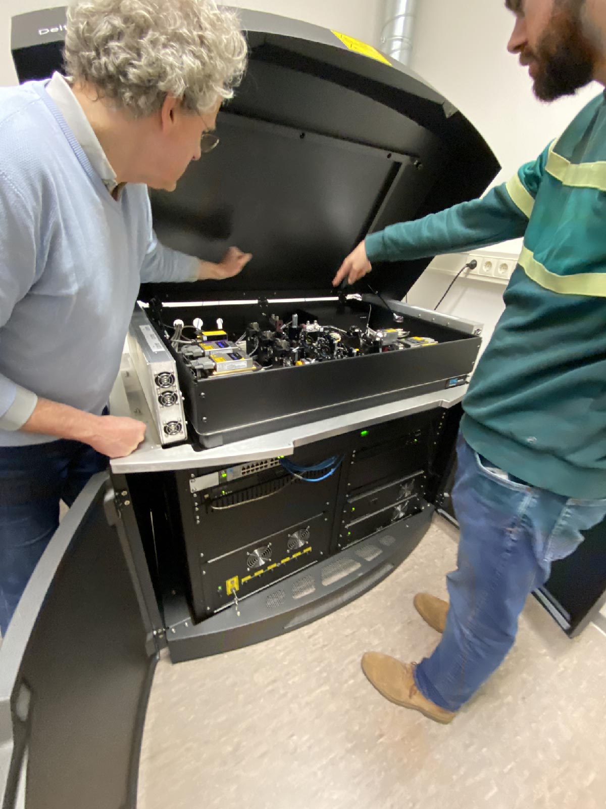 Seeing OMX V4 SIM - Cell Biology, Neurobiology and Biophysics Utrecht ...